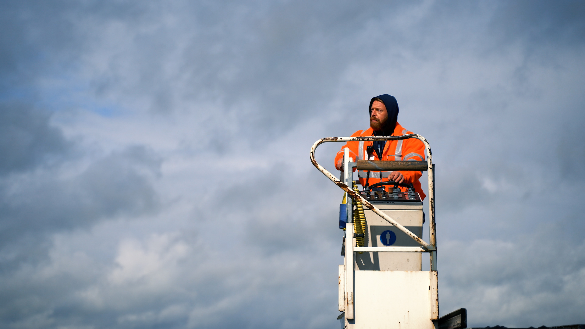 AUGMENTED RAMP AGENT - 5G at the service of air cargo handling - Orange ...